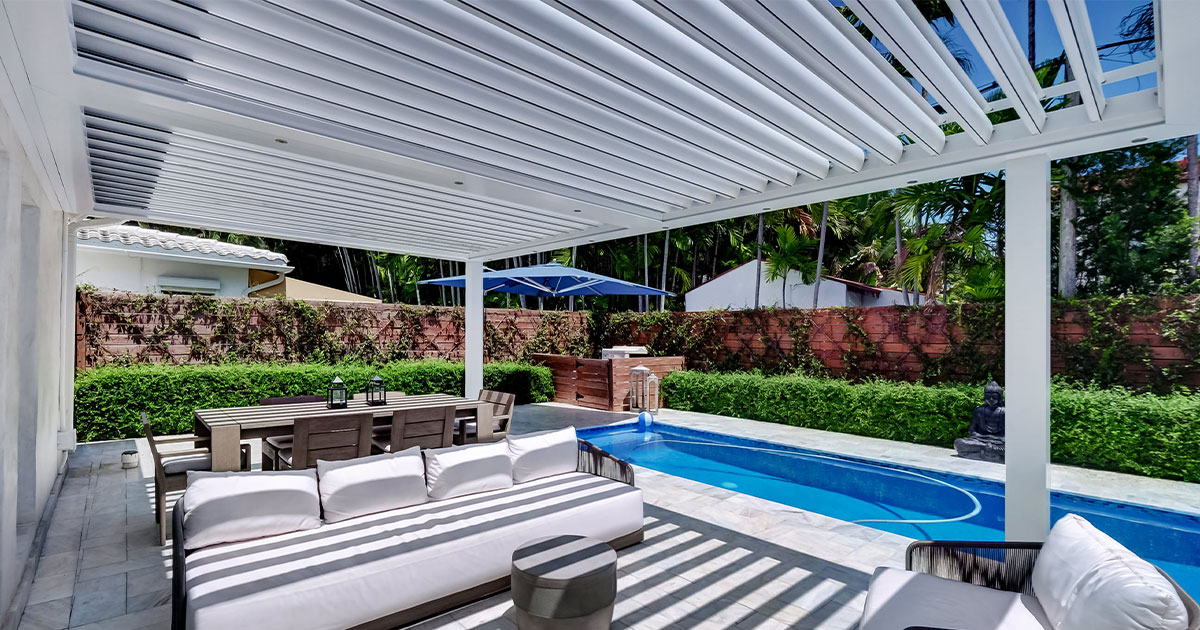 Wood & Metal Pergola Building & Installation - Limitless Construction ...